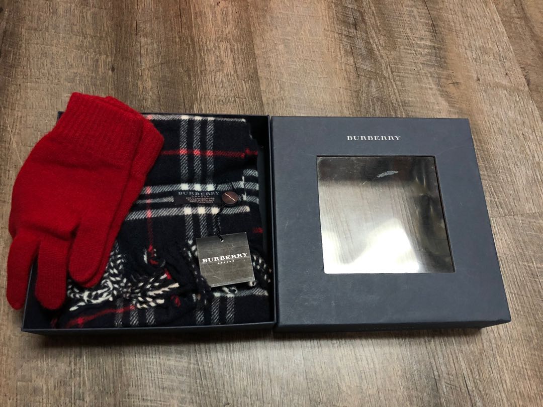 正牌 全新Burberry 頸巾手套 set 名牌 服裝 Carousell