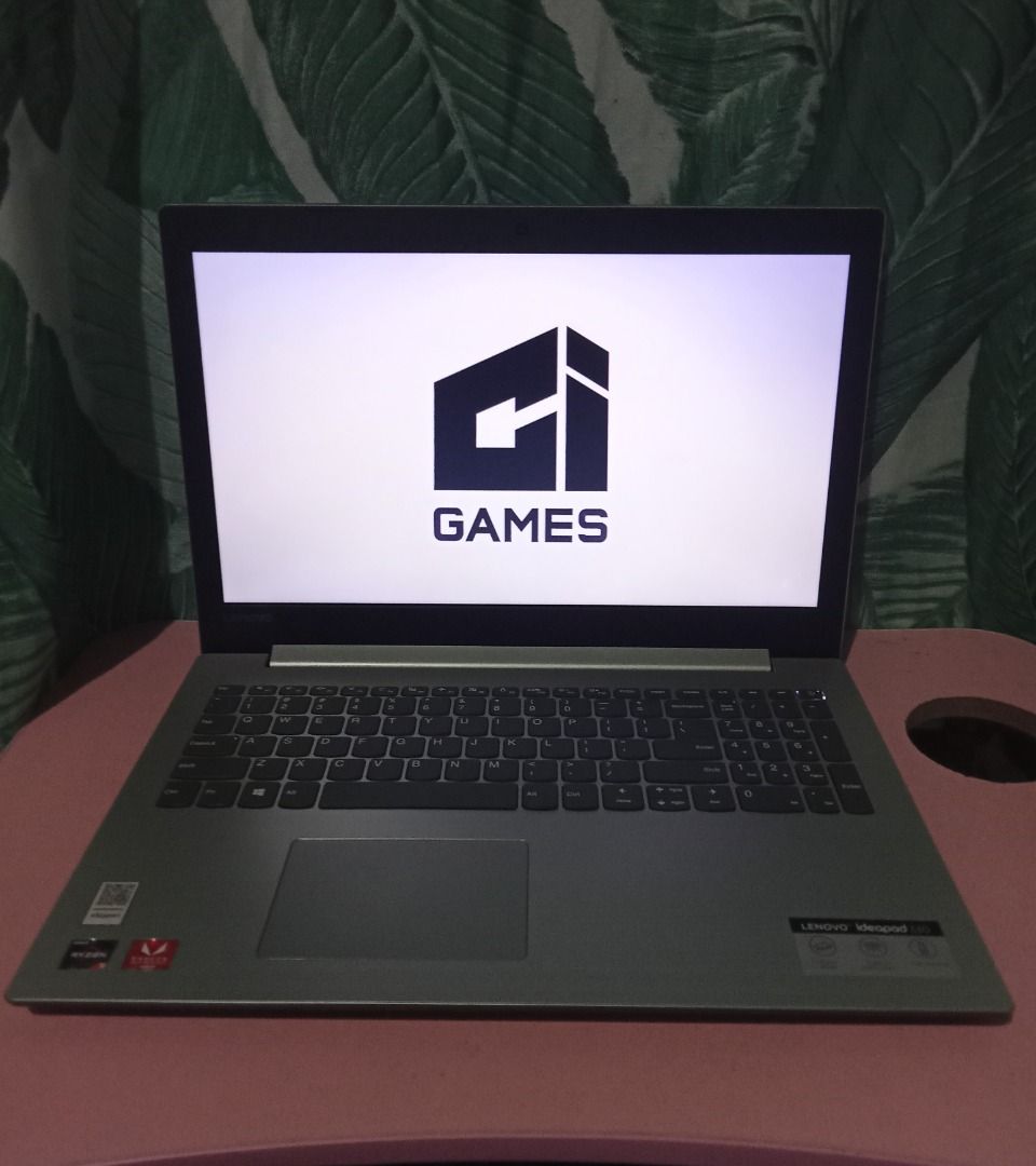 Laptop Lenovo 330 AMD Ryzen 5 2500U W Radeon Vega Mobile GFX 8CPUs 2