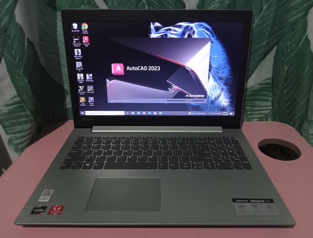Laptop Lenovo 330 AMD Ryzen 5 2500U W Radeon Vega Mobile GFX 8CPUs 2