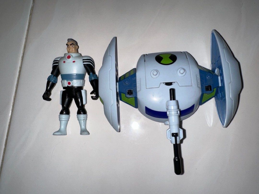 Ben 10 Ultimate Alien Plumber Space Ship Action Figure Vehicle Hobbies