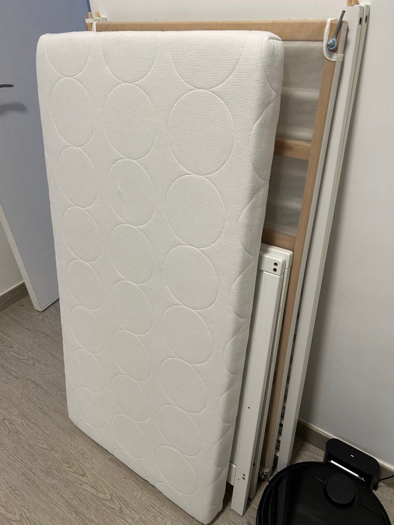 IKEA bed 0 3 years 兒童孕婦用品 兒童傢具 兒童傢具 小童床 Carousell