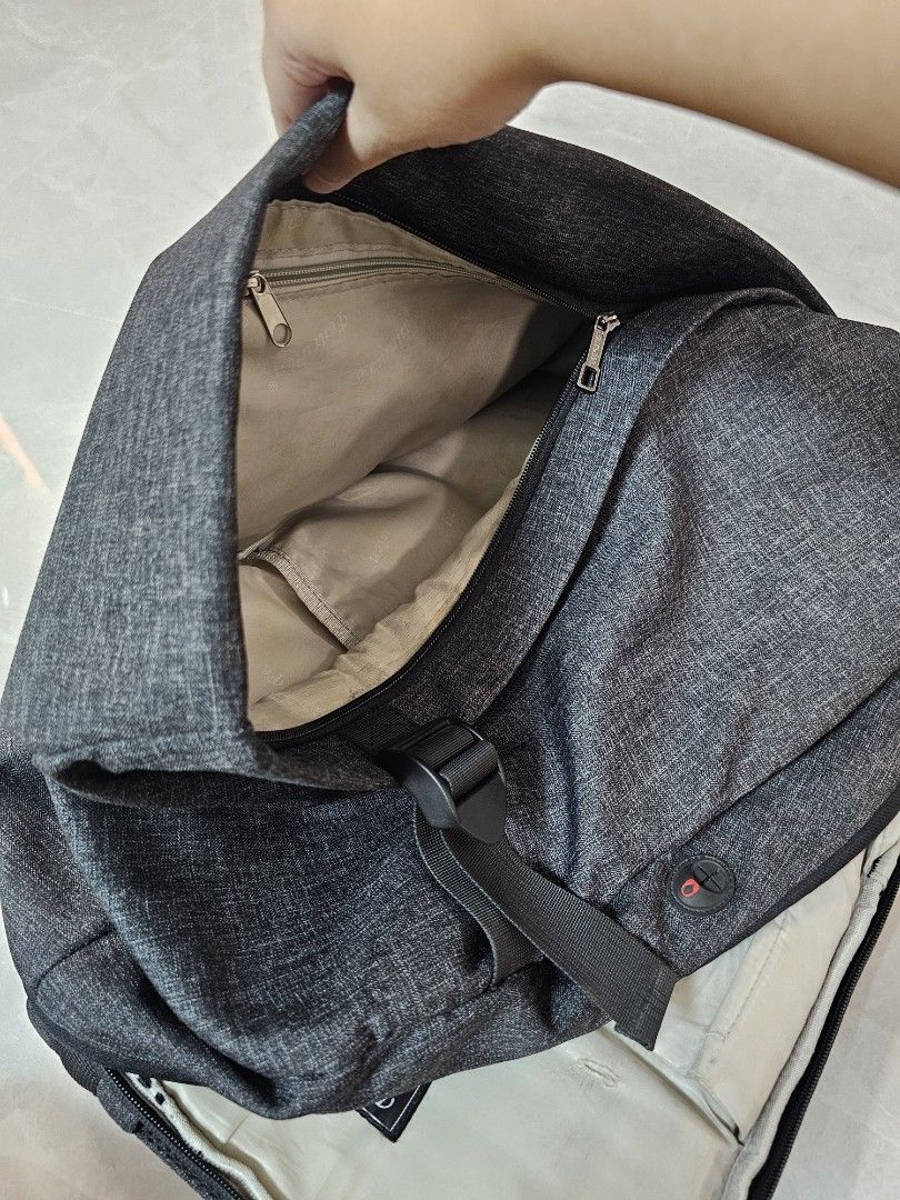 Anti Theft Backpack Multiple Zips And Pockets With Charging