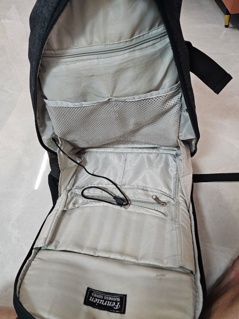 Anti Theft Backpack Multiple Zips And Pockets With Charging
