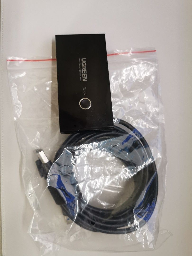Ugreen KVM Switch Connect 2 Device Using A Single Keyboard Mouse