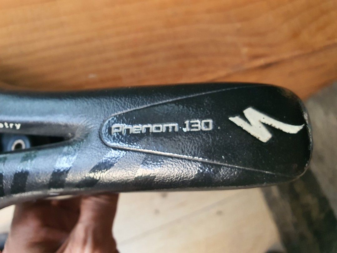 Specialized Phenom Team Issue Saddle Carbon Seatpost Sports Equipment