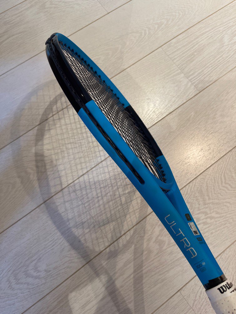 Wilson Ultra v2 0 Grip 2 運動產品 運動與體育 運動與體育 球拍和球類運動 Carousell