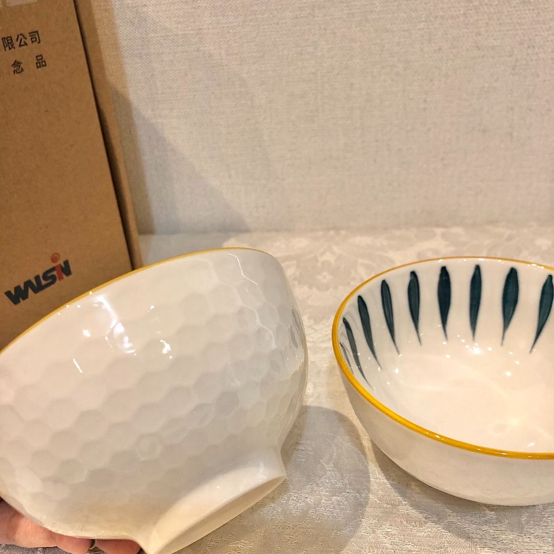 日式瓷碗兩入 華新麗華股東會紀念品 家具及居家用品 廚具和餐具 其他廚具和餐具在旋轉拍賣