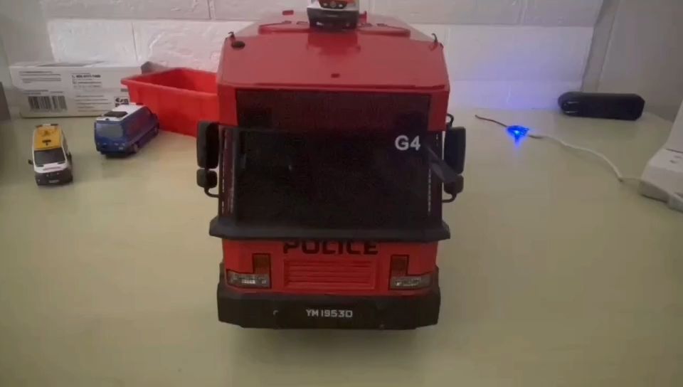 Singapore Police Force SPF Special Operations Command SOC vehicle 1/24 ...