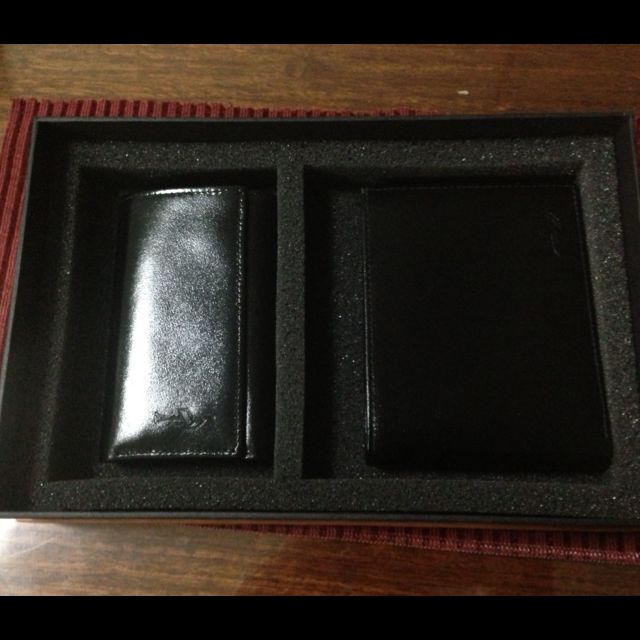 ALbedo leather men's wallet set, Men's Fashion, Watches & Accessories ...