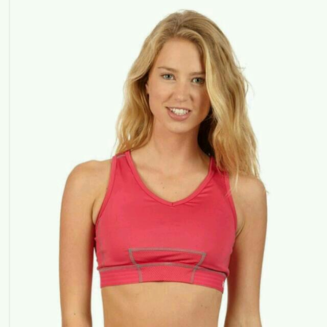 Roxy Ready, Set, Race! Bra in Ruby, Men's Fashion, Activewear on Carousell