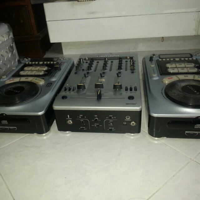 Numark Cdj player, Audio, Soundbars, Speakers & Amplifiers on Carousell