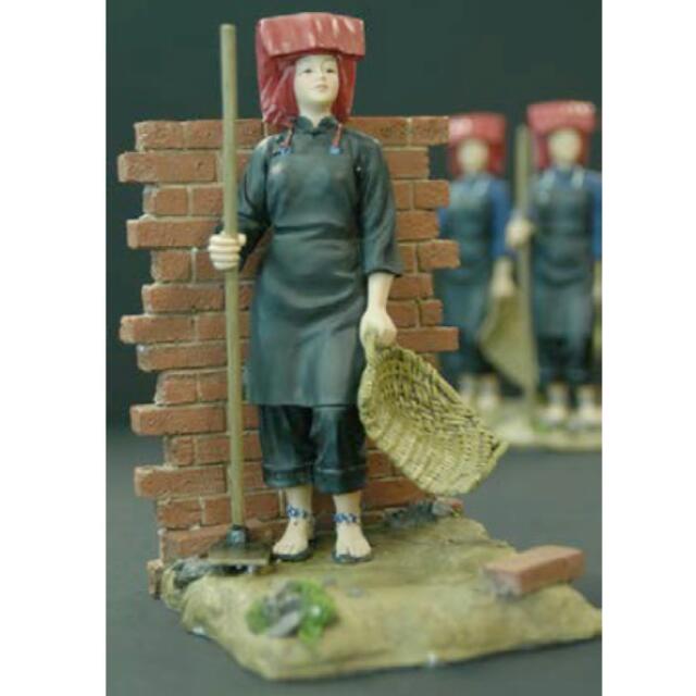 Samsui Woman - A Singapore Icon (Bookend), Hobbies & Toys, Memorabilia ...