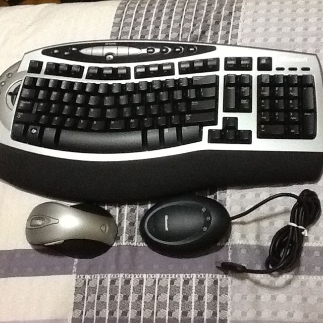 Microsoft Wireless Keyboard + Mouse, Computers & Tech, Parts & Accessories, Networking on Carousell