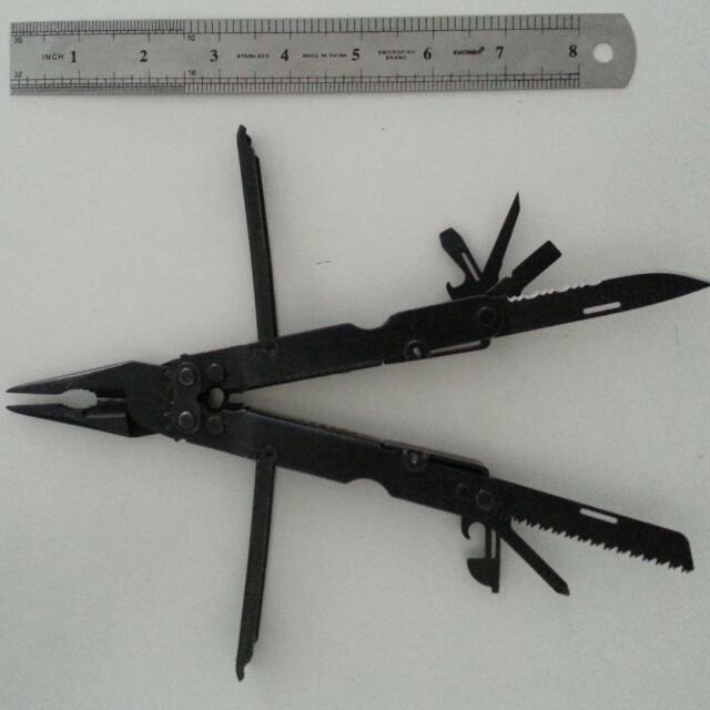 PENDING SOG Powerlock Multi-Tool Patent 5809599, Men's Fashion, Watches ...