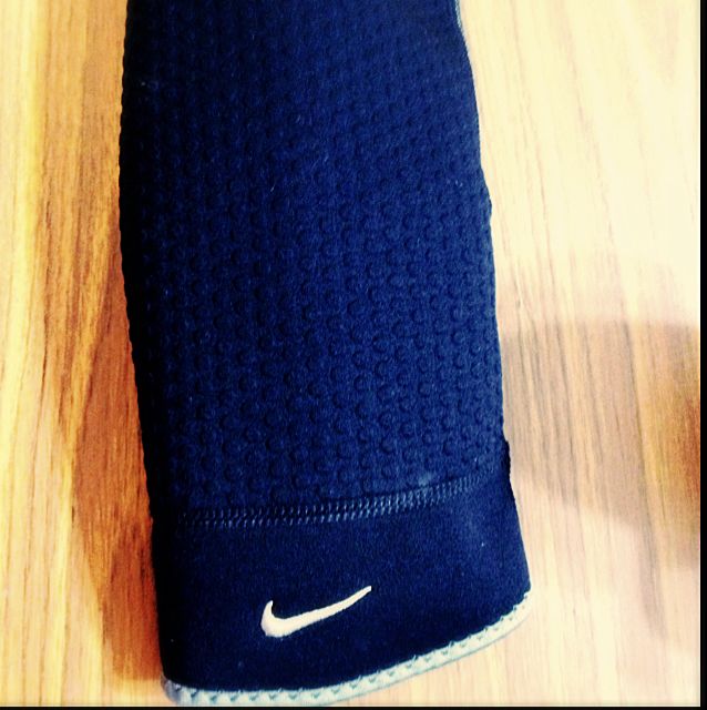 Nike Knee Guard, Health & Nutrition, Braces, Support & Protection on ...