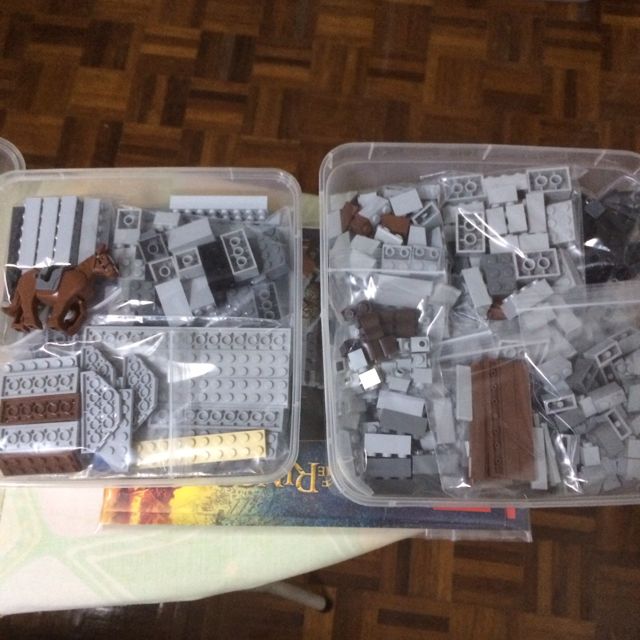 LEGO 9474 The Battle of Helm's Deep, Hobbies & Toys, Toys & Games on ...