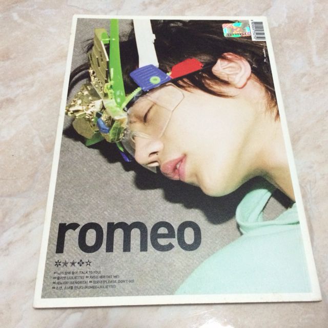 SHINee Romeo 2nd Mini Album, Hobbies & Toys, Memorabilia & Collectibles ...