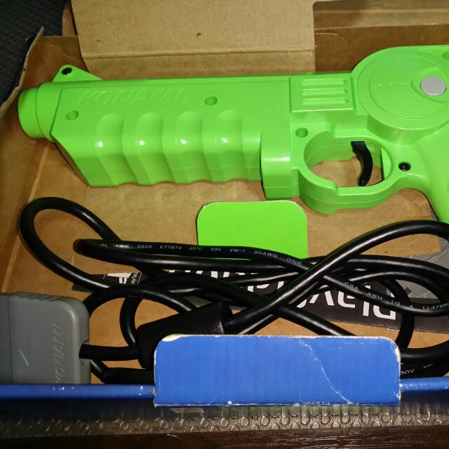 Sony Playstation 1 Konami Justifier Arcade Green Light Gun, Hobbies ...