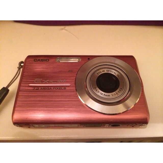 Casio Digital Cam (Pending), Photography, Cameras on Carousell