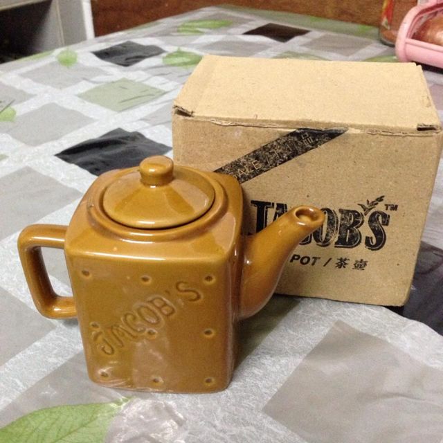 Jacobs Teapot w/ 2 Cups, Furniture & Home Living, Kitchenware ...