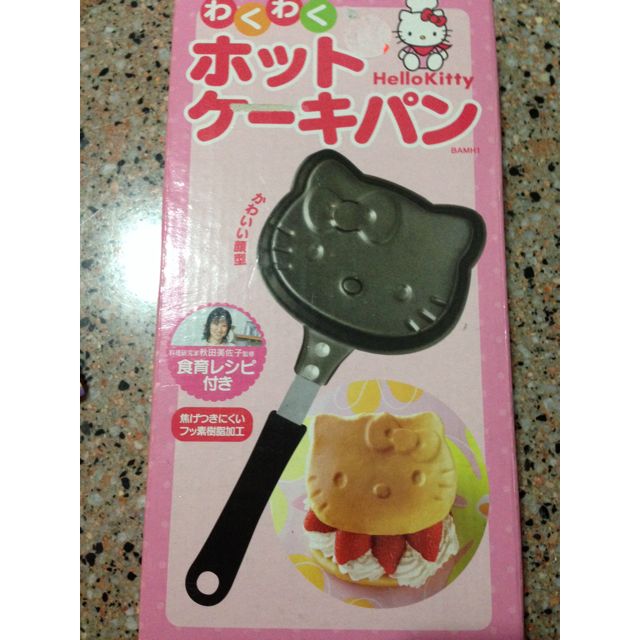 BN Hello Kitty Pancake Frying Pan, Furniture & Home Living, Gardening ...