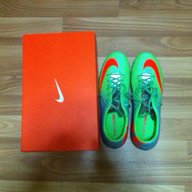 Nike Mercurial, Women's Fashion, Footwear, Sneakers on Carousell
