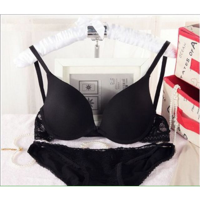 One Line Bra (with Panties), Women's Fashion, New Undergarments ...
