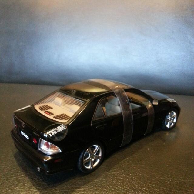 DIE - CAST SCALE 1:18 Lexus IS300, Hobbies & Toys, Memorabilia ...