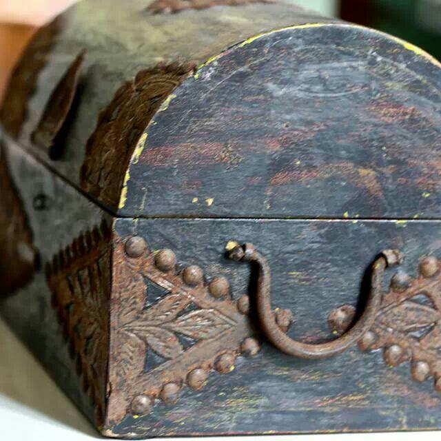 Very Old Chest Box From India , Hobbies & Toys, Memorabilia ...