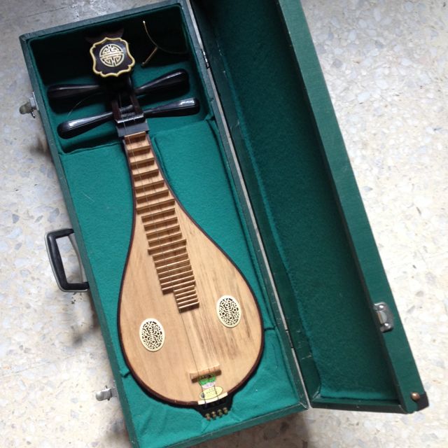 Liu Qin, Hobbies & Toys, Music & Media, Musical Instruments on Carousell