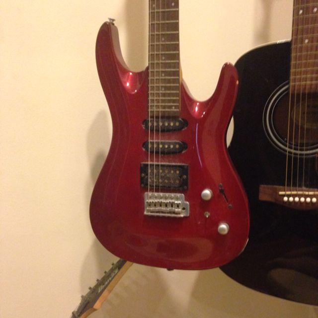 Red Aria MAC Series., Hobbies & Toys, Music & Media, Music Accessories ...