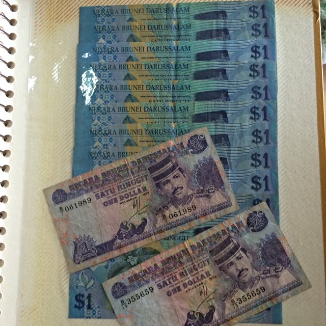 $1 Brunei, Luxury, Bags & Wallets on Carousell