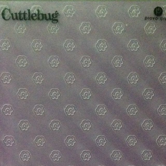 Cricut Cuttlebug V2, Hobbies & Toys, Stationery & Craft, Craft Supplies ...