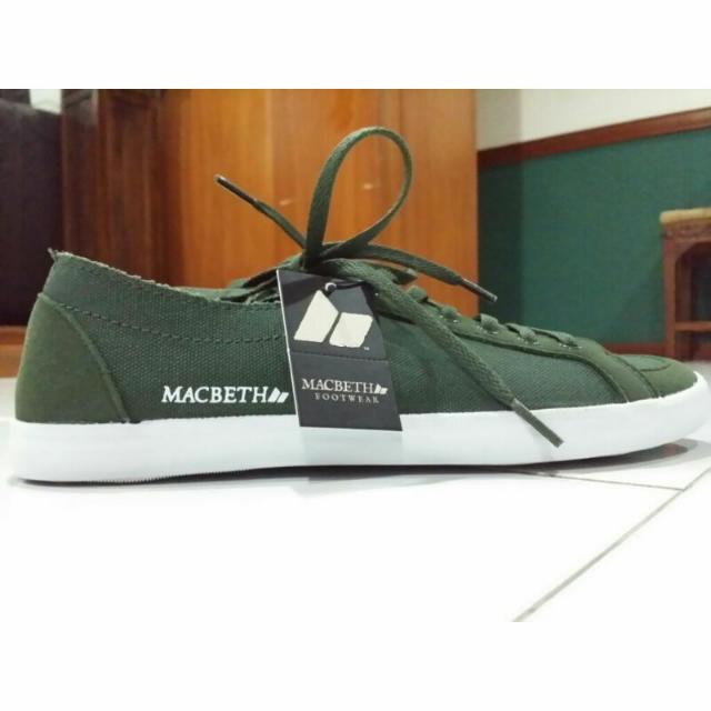 Macbeth shoe, Women's Fashion, Footwear, Sneakers on Carousell