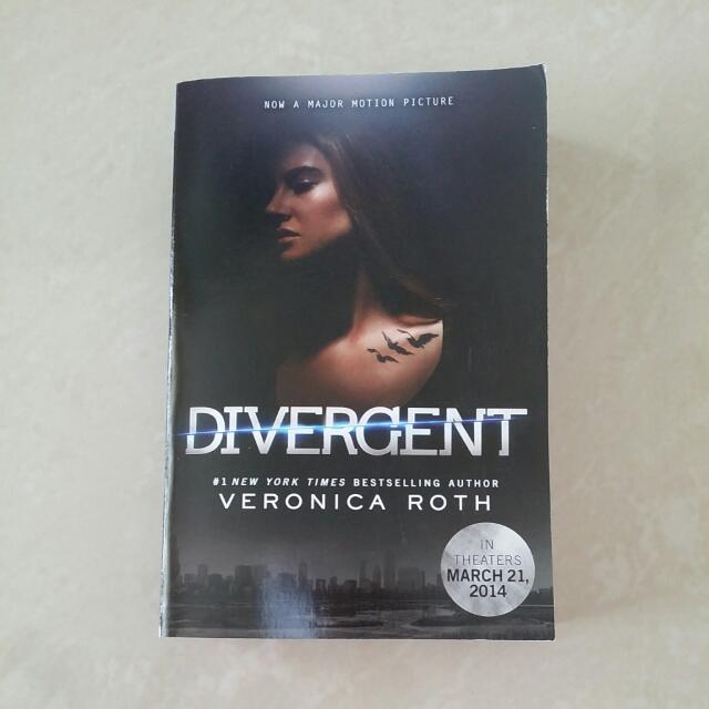 DIVERGENT by Veronica Roth, Hobbies & Toys, Books & Magazines, Fiction ...
