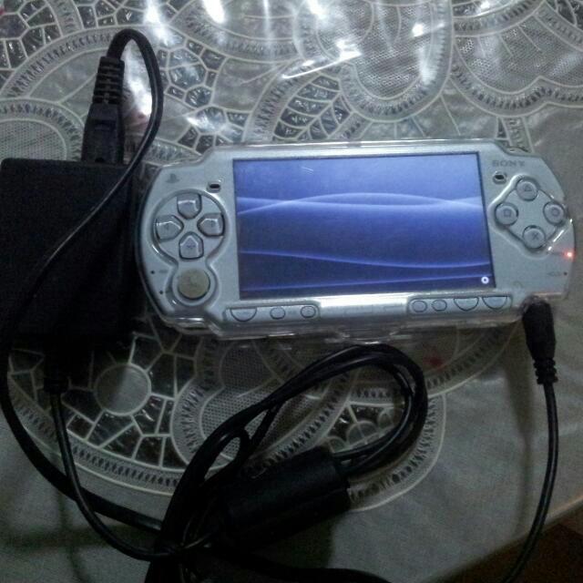 Damage on/off hold button PSP, Computers & Tech, Parts & Accessories ...