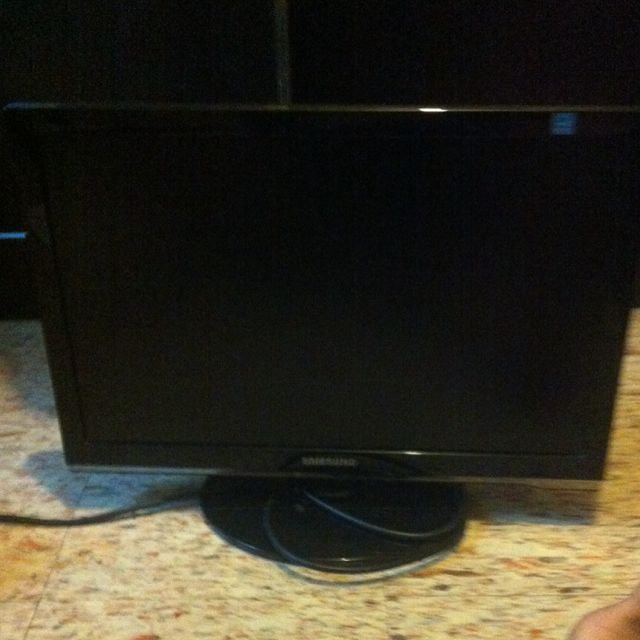Samsung Syncmaster 2253lw Monitor /television, Health & Nutrition ...