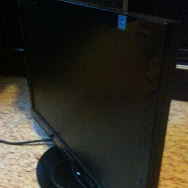 Samsung Syncmaster 2253lw Monitor /television, Health & Nutrition ...