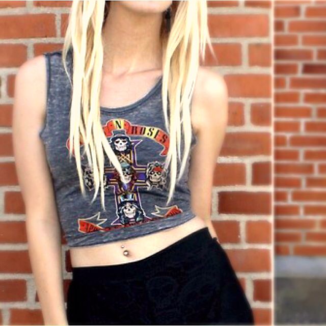 (pending) H&m Gun & Roses Crop Top., Women's Fashion, Tops, Other Tops ...