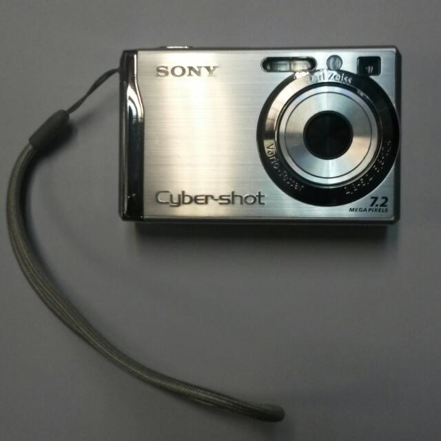 Sony Cybershot DSCW80 7.2MP Digital Camera with 3x Optical Zoom and Super Steady Shot (Silver ...