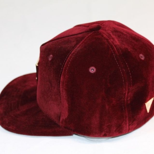 Original HATer Burgundy Velvet Snapback, Men's Fashion, Watches ...