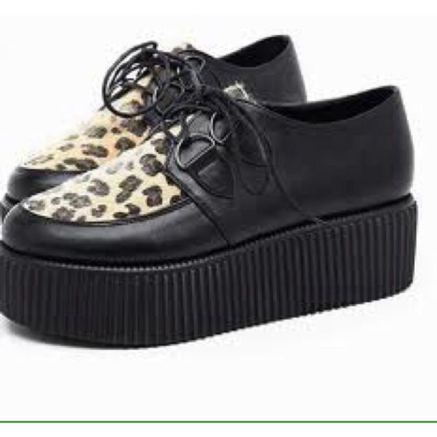Leopard Platform(pending), Women's Fashion, Footwear, Flats on Carousell