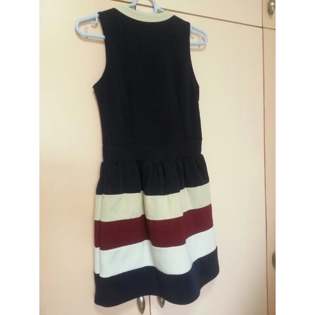 Navy blue colour block dress, Women's Fashion, Tops, Sleeveless on ...