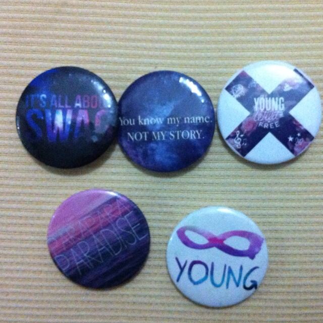 Tumblr badges And Kitty Headband, Hobbies & Toys, Stationery & Craft ...