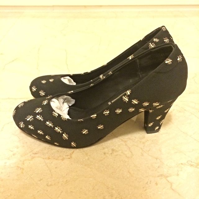 BRAND NEW Geraffee Ant-trail Pumps, Women's Fashion, Footwear ...