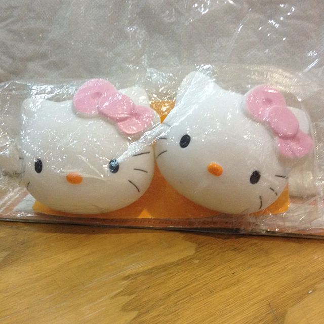 Hello Kitty Door Knob Cover, Women's Fashion, Bags & Wallets, Wallets ...