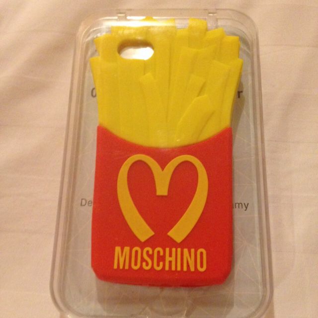MOSCHINO Handphone Casing, Luxury on Carousell