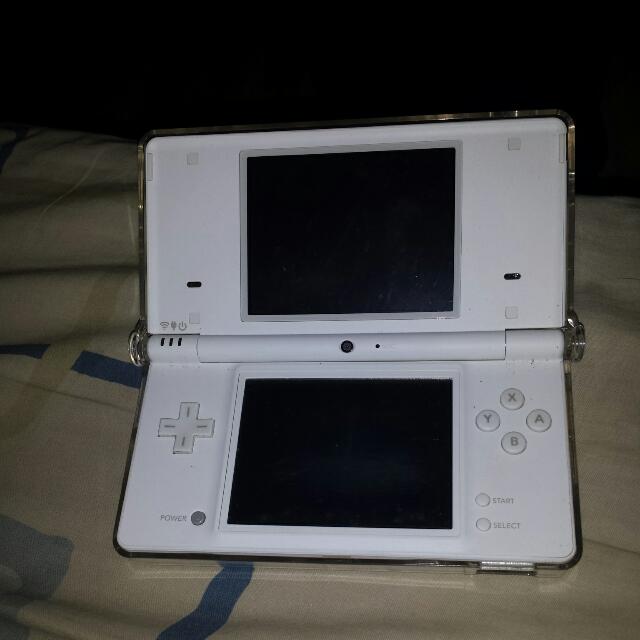nintendo DSi (White), Hobbies & Toys, Toys & Games on Carousell