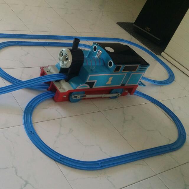 Tomy Trackmaster Thomas Tank Engine Train GIANT THOMAS, Hobbies & Toys ...