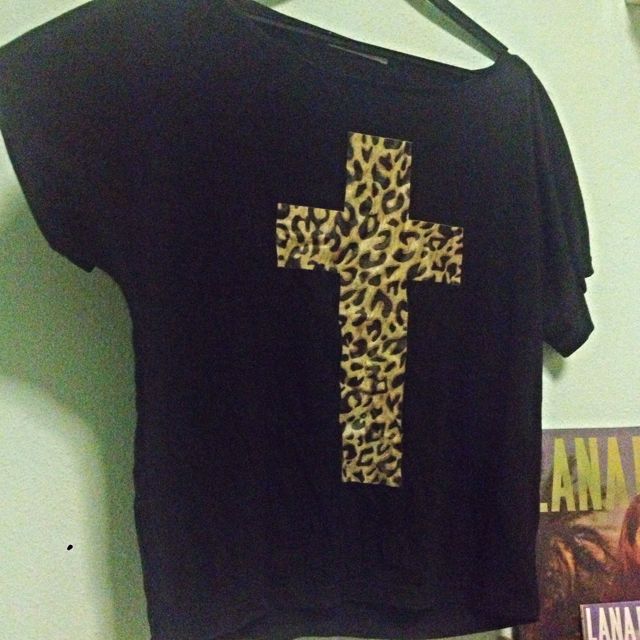 Leopard Cross Shoulder-off Top, Women's Fashion on Carousell